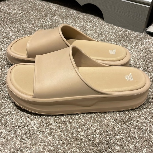 wild fable | Shoes | Like New Wild Fable Slides W1 | Poshmark